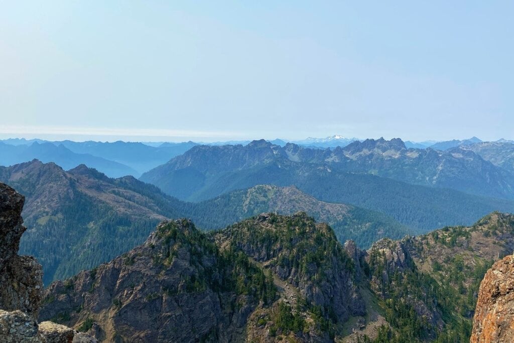 10 BEST Day Hikes on the Olympic Peninsula in Summer & What to Pack